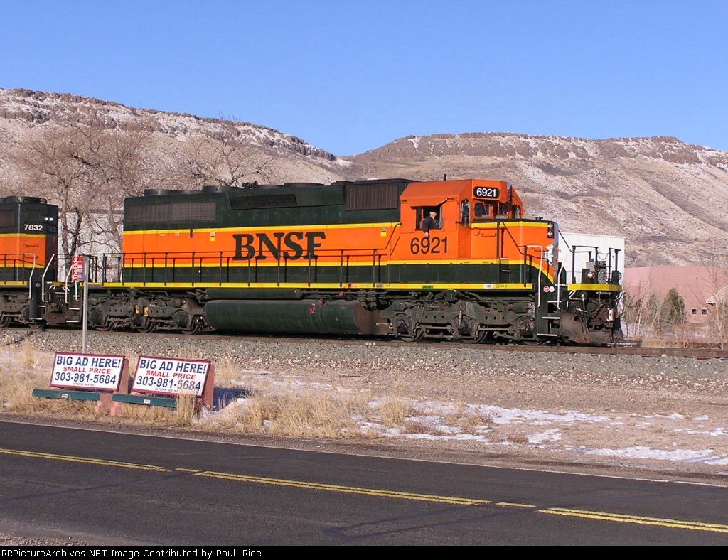 BNSF 6921